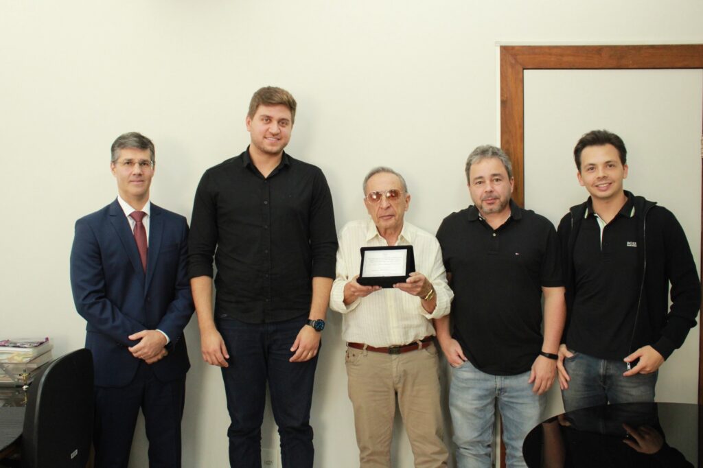 Dr. Délio é homenageado pela Câmara: elevada importância para a ...
